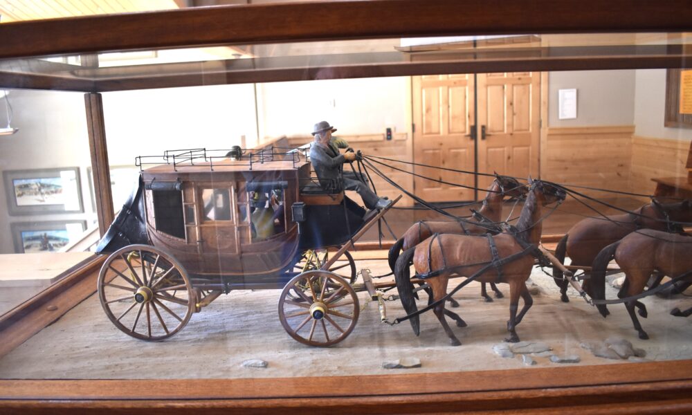 History: Overland Trail and Overland Stage – Sheridan Media